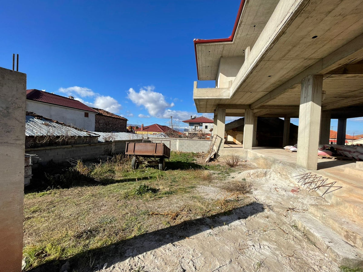 Shtepi Private 2-kateshe+Papafingo ne Shitje – EK Real Estate